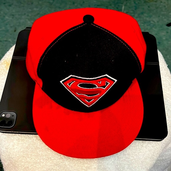 Six Flags | Accessories | Superman Six Flags Cap Ugc | Poshmark